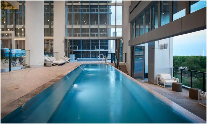 15 Best Chicago Hotels with Swimming Pools [2026]