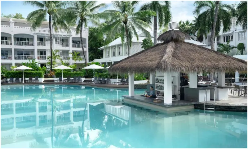 5 Best Cairns Hotels with Swim-Up Bars [2026]